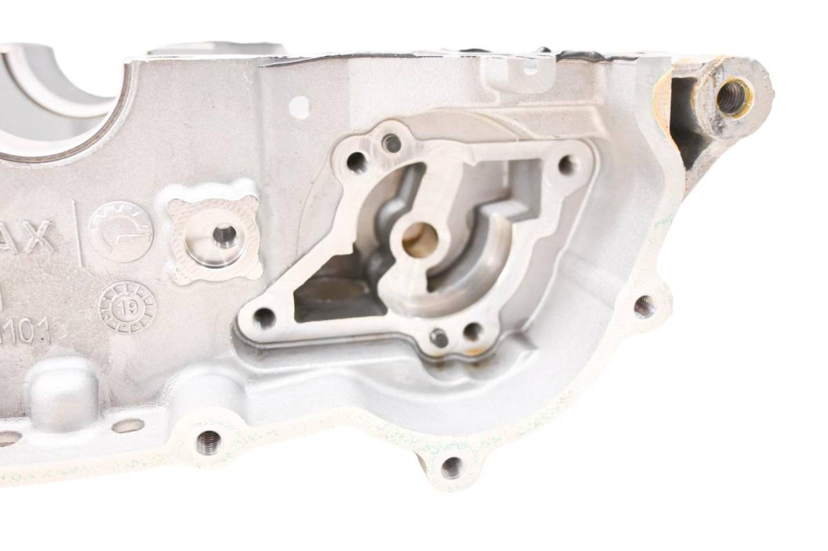 20 Ski-Doo GT 600 ACE Sport Lower Crankcase Center Half Crank Case
